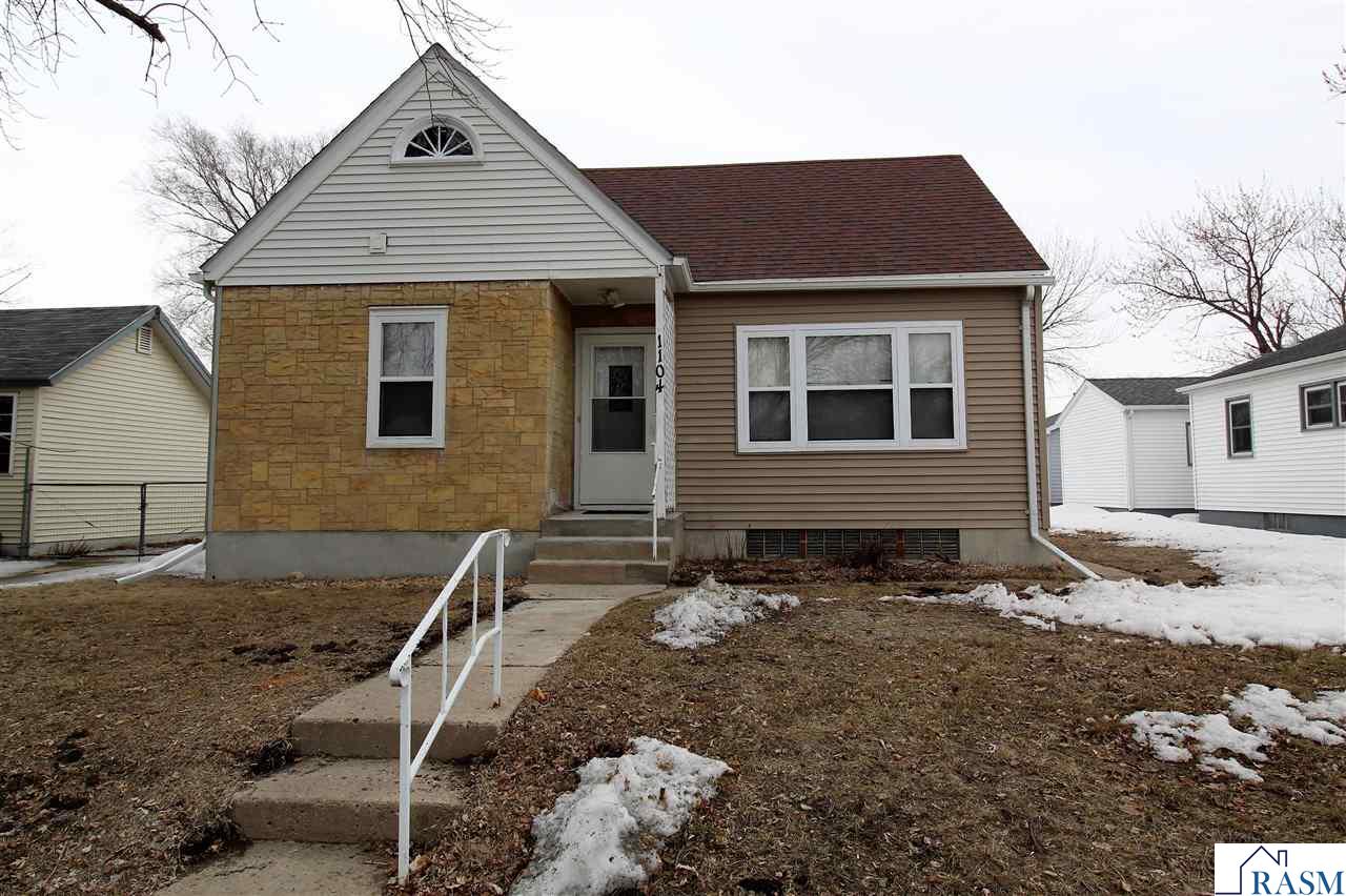 1104 N Jefferson, New Ulm, MN 56073 | $144,900 | Single Family | Sold