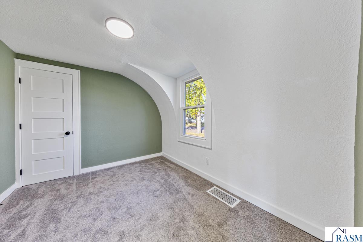 313 SE Linden Street, Sleepy Eye, MN 56085 | $105,000 | Single Family ...