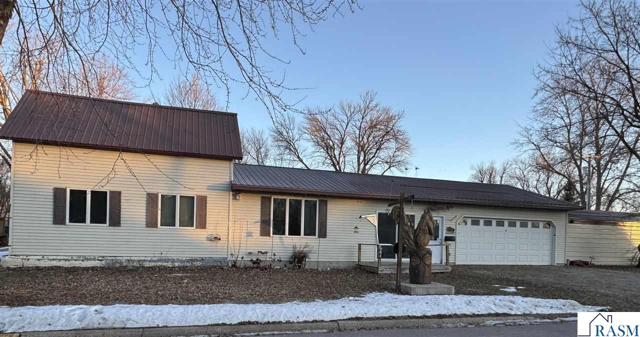 491 SE 3 Avenue, Wells, MN 56097 | $115,000 | Single Family | Active
